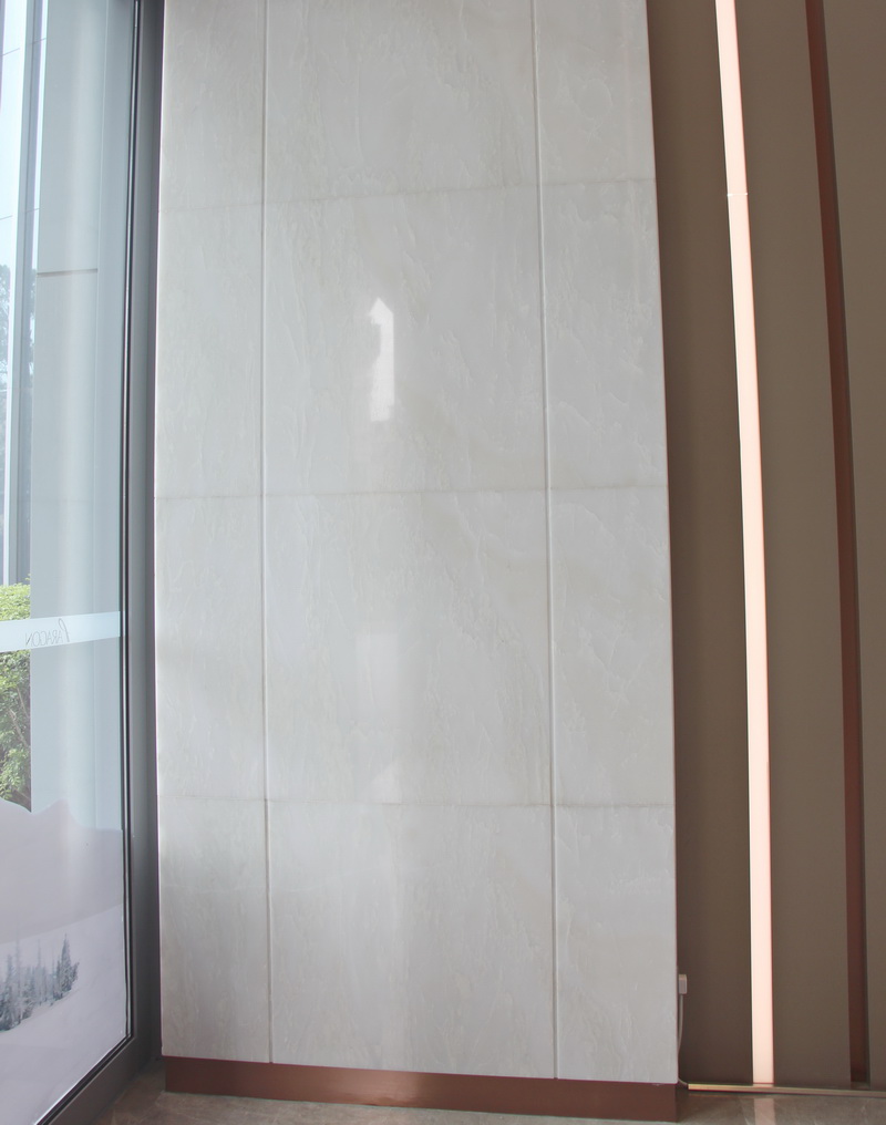 Royal White Polished Marble Tiles 24x24